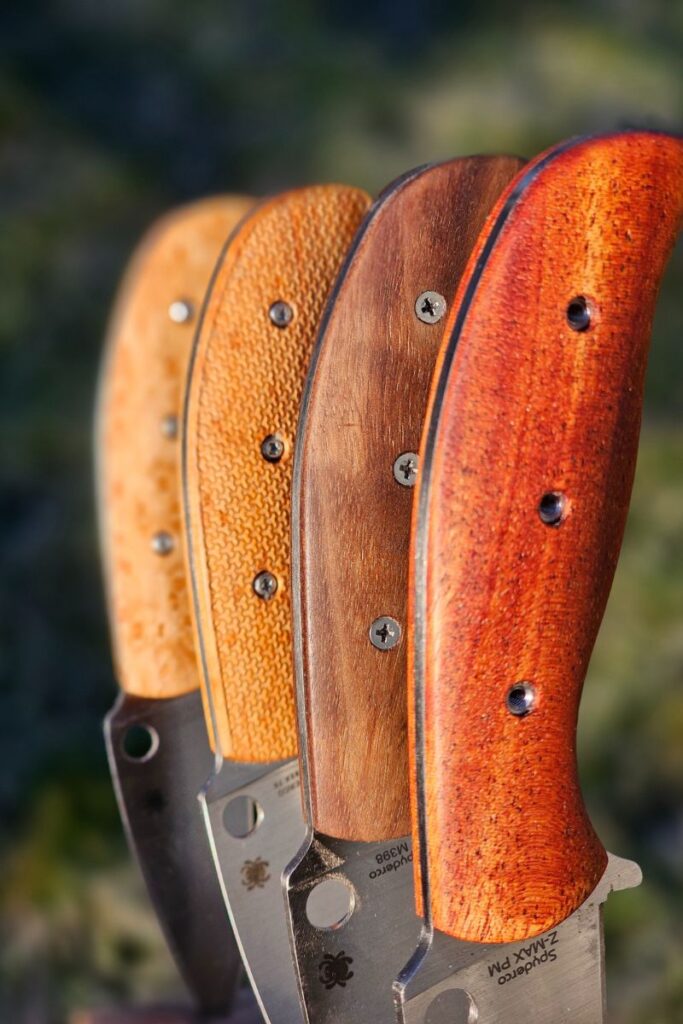 Spyderco Mule Team Mahogany Scales - Blade Protection